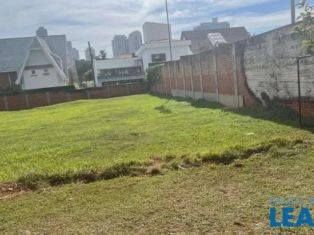 Terreno / Lote para Venda em Barueri/SP Alphaville
