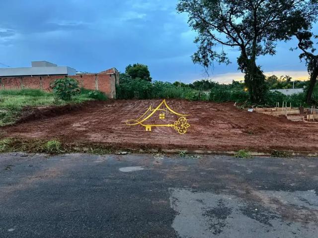 Terreno / Lote para Venda em Bauru/SP Tangarás