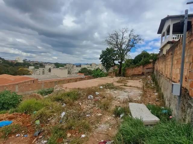 Terreno / Lote para Venda em Betim/MG Bom Retiro