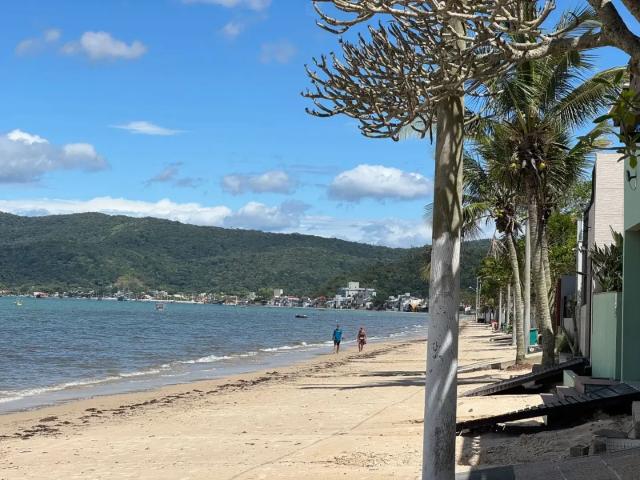Terreno / Lote para Venda em Bombinhas/SC Canto Grande
