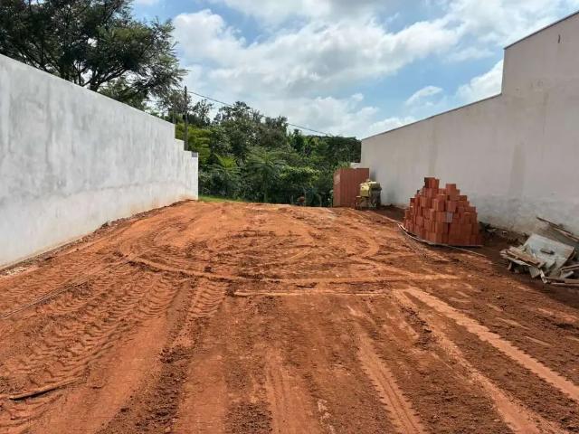Terreno / Lote para Venda em Botucatu/SP Lívia I