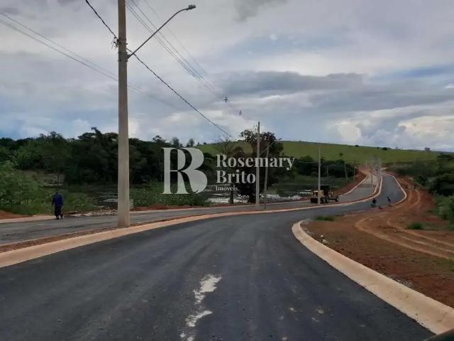 Terreno / Lote para Venda em Caçapava/SP Loteamento Portal do Lago