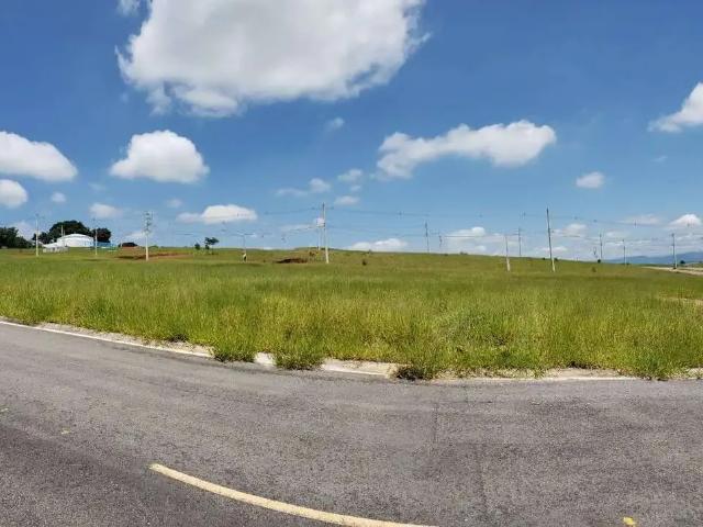 Terreno / Lote para Venda em Caçapava/SP Loteamento Portal do Lago