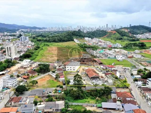 Terreno / Lote para Venda em Camboriú/SC Centro