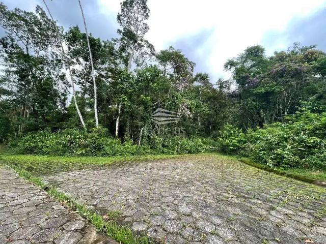 Terreno / Lote para Venda em Caraguatatuba/SP Centro