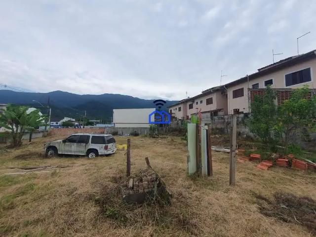 Terreno / Lote para Venda em Caraguatatuba/SP Massaguaçu