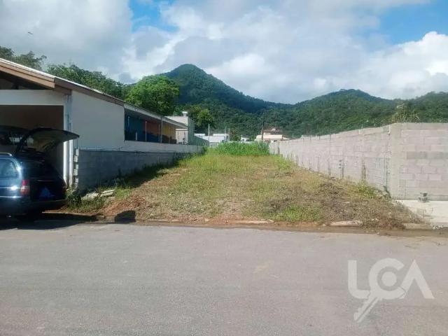 Terreno / Lote para Venda em Caraguatatuba/SP Massaguaçu