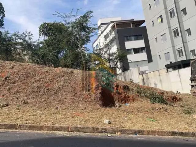 Terreno / Lote para Venda em Contagem/MG Cabral