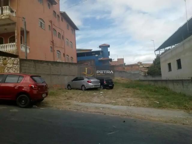 Terreno / Lote para Venda em Contagem/MG Petrolândia
