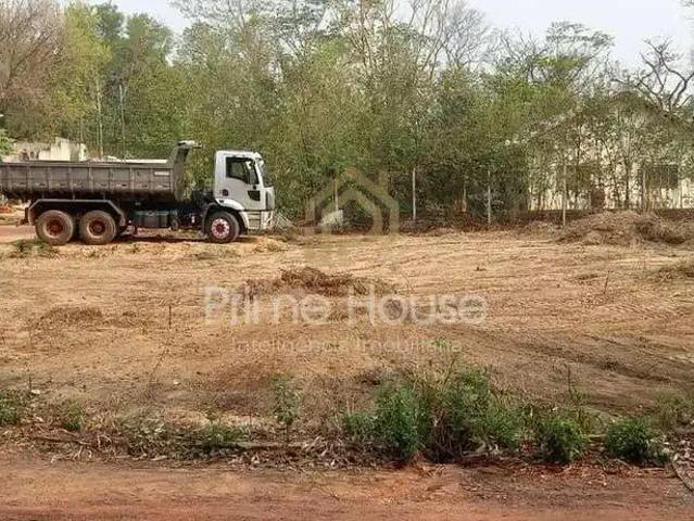 Terreno / Lote para Venda em Cuiabá/MT Jardim Universitário