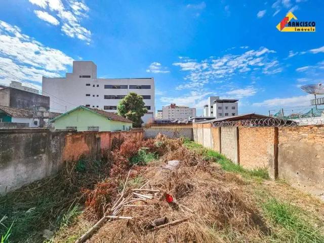 Terreno / Lote para Venda em Divinópolis/MG Centro