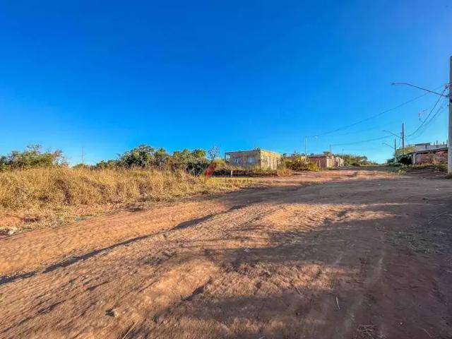 Terreno / Lote para Venda em Divinópolis/MG Jardim Candidés