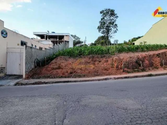 Terreno / Lote para Venda em Divinópolis/MG Quintino