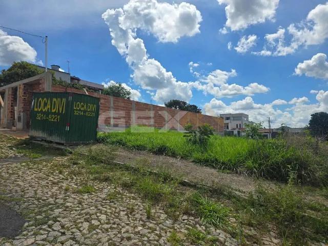 Terreno / Lote para Venda em Divinópolis/MG São Roque