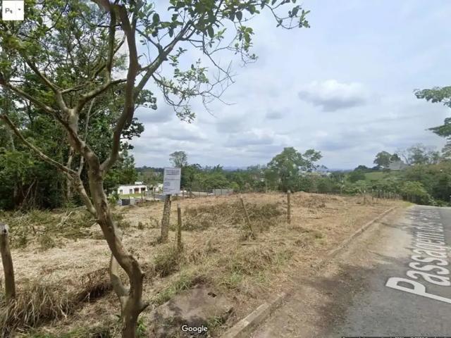 Terreno / Lote para Venda em Embu das Artes/SP Capuava