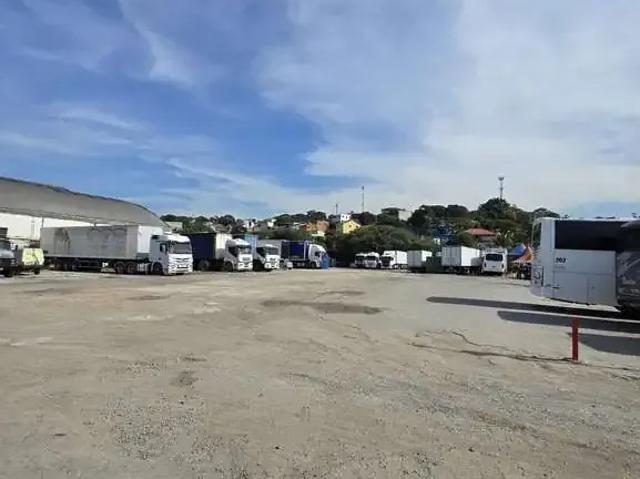 Terreno / Lote para Venda em Embu das Artes/SP Centro
