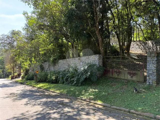 Terreno / Lote para Venda em Embu das Artes/SP Jardim Branca Flor
