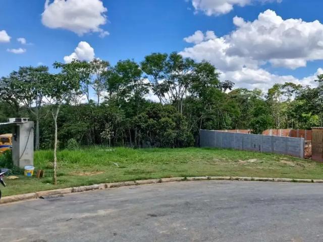 Terreno / Lote para Venda em Embu das Artes/SP Jardim Colibri