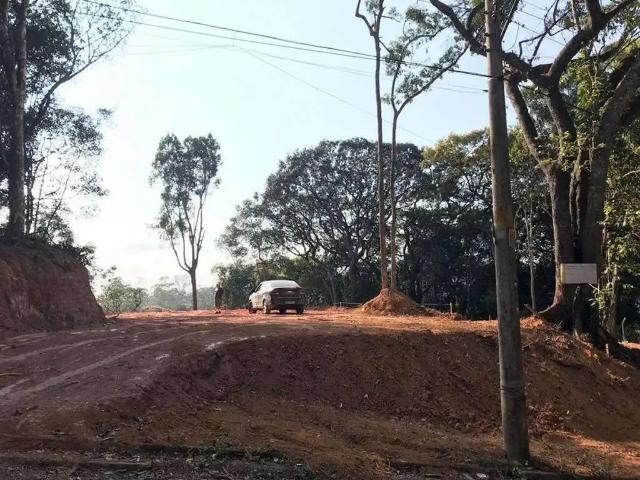 Terreno / Lote para Venda em Embu das Artes/SP Jardim Pinheirinho
