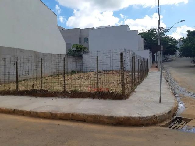 Terreno / Lote para Venda em Governador Valadares/MG Cidade Nova