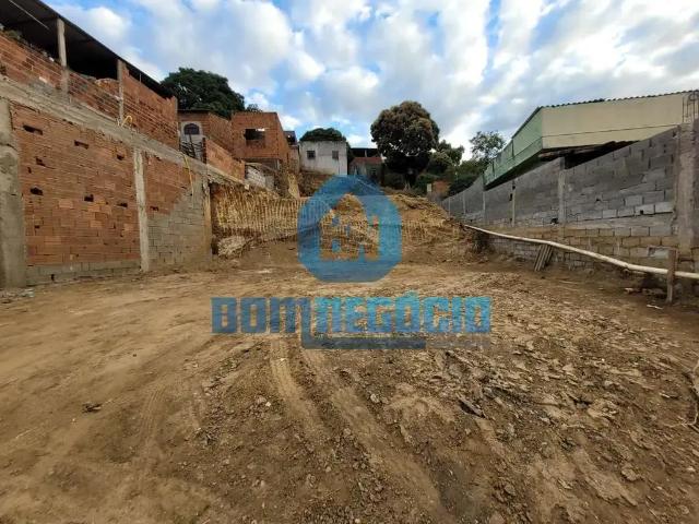 Terreno / Lote para Venda em Governador Valadares/MG Jardim Ipê