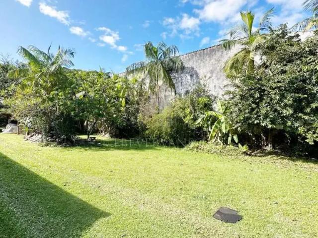 Terreno / Lote para Venda em Guaratuba/PR Centro