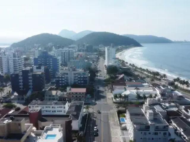 Terreno / Lote para Venda em Guaratuba/PR Centro