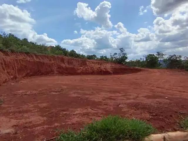 Terreno / Lote para Venda em Itatiaiuçu/MG Centro