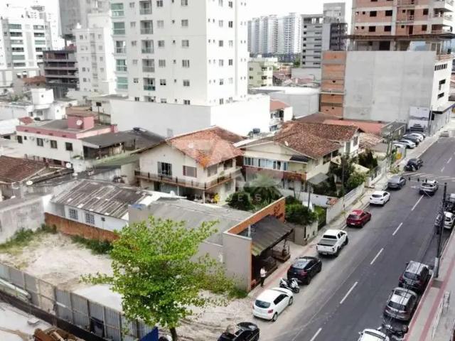Terreno / Lote para Venda em Itapema/SC Meia Praia