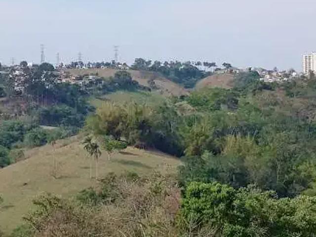 Terreno / Lote para Venda em Jacareí/SP Jardim Maria Amélia