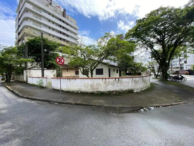 Terreno / Lote para Venda em Joinville/SC América
