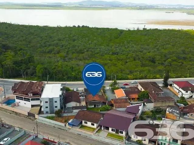 Terreno / Lote para Venda em Joinville/SC Espinheiros