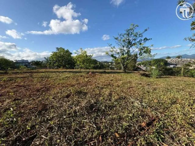 Terreno / Lote para Venda em Joinville/SC Iririú