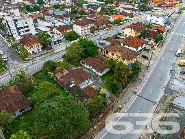 Terreno / Lote para Venda em Joinville/SC Iririú
