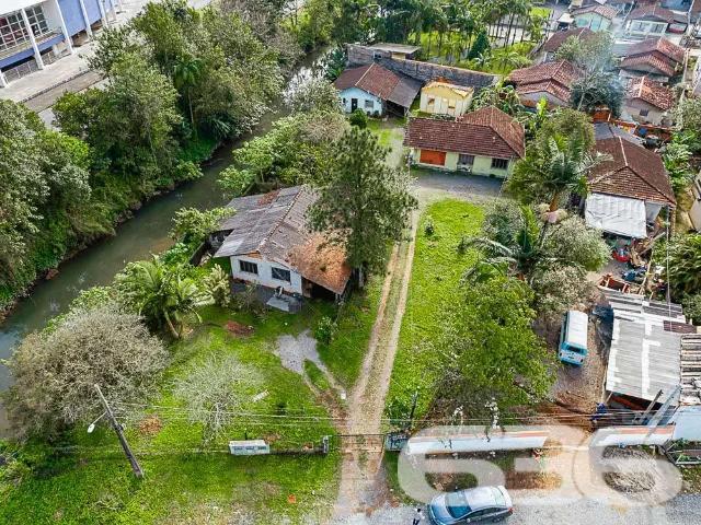 Terreno / Lote para Venda em Joinville/SC Itaum