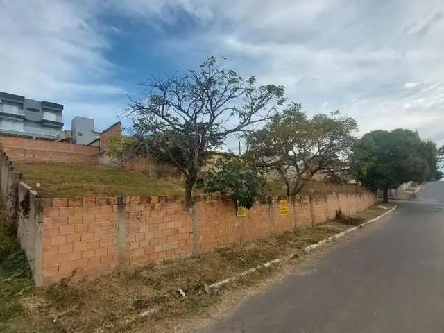 Terreno / Lote para Venda em Lagoa Santa/MG Novo Santos Dumont