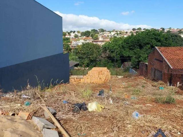 Terreno / Lote para Venda em Londrina/PR Colúmbia