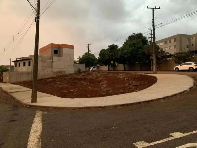 Terreno / Lote para Venda em Londrina/PR Lagoa Dourada