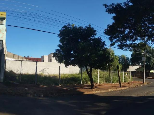 Terreno / Lote para Venda em Londrina/PR Leonor