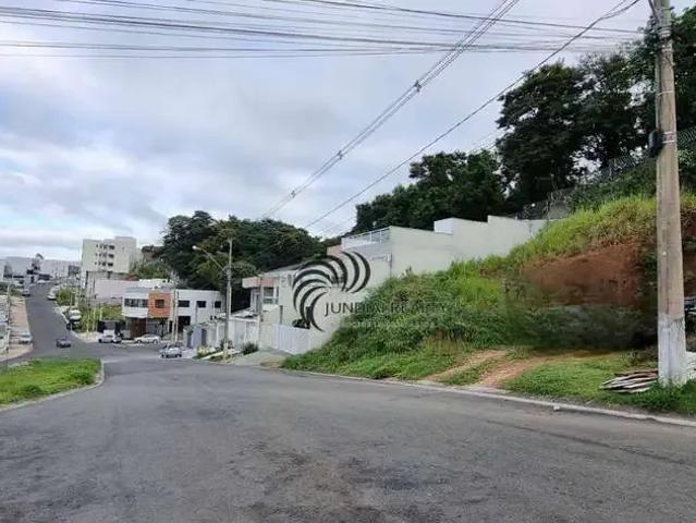 Terreno / Lote para Venda em Louveira/SP Parque das Videiras