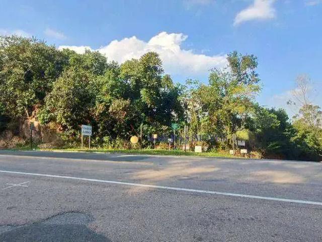 Terreno / Lote para Venda em Louveira/SP Rainha