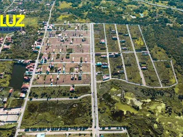 Terreno / Lote para Venda em Maracanaú/CE Piratininga