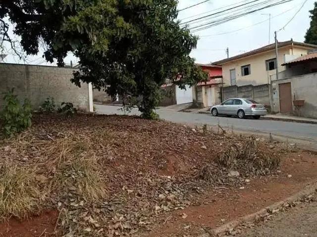 Terreno / Lote para Venda em Mateus Leme/MG Centro