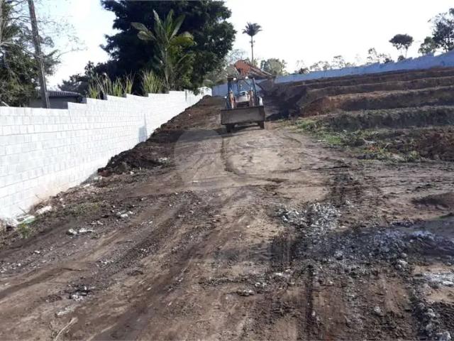 Terreno / Lote para Venda em Mogi das Cruzes/SP Botujuru