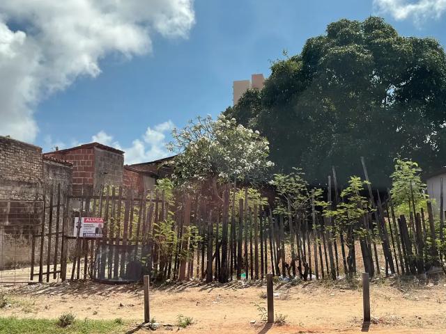 Terreno / Lote para Venda em Natal/RN Alecrim