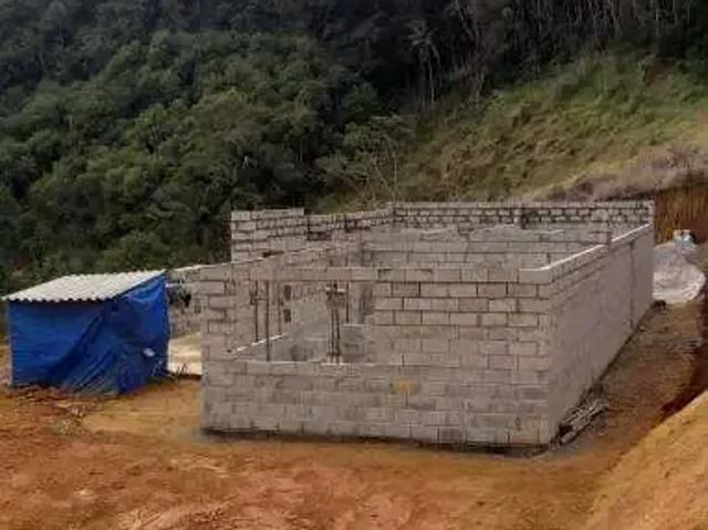 Terreno / Lote para Venda em Natividade da Serra/SP Pachi