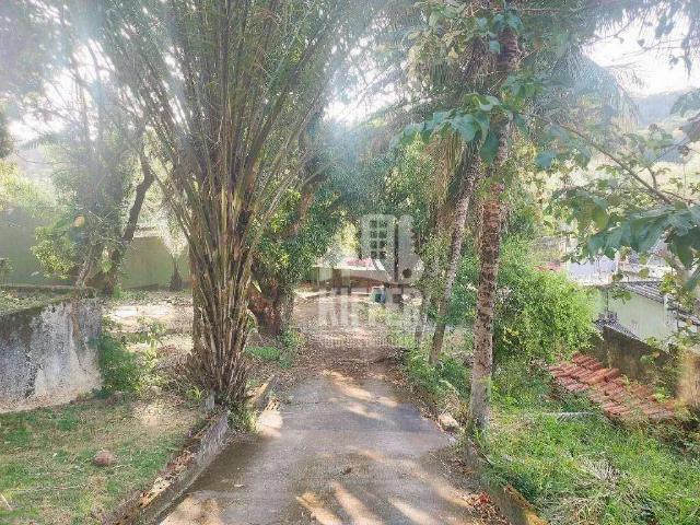 Terreno / Lote para Venda em Niterói/RJ Pendotiba