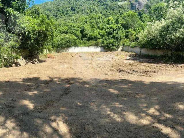 Terreno / Lote para Venda em Niterói/RJ Piratininga