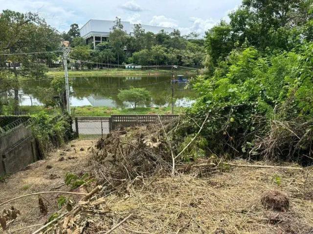 Terreno / Lote para Venda em Osasco/SP Três Montanhas