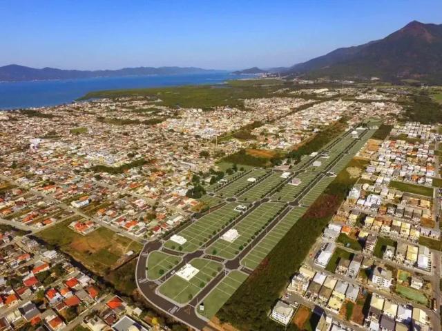 Terreno / Lote para Venda em Palhoça/SC Barra do Aririú